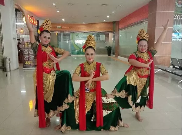 9 Daftar Kesenian Khas Sunda yang Tetap Lestari Hingga Saat Ini ...